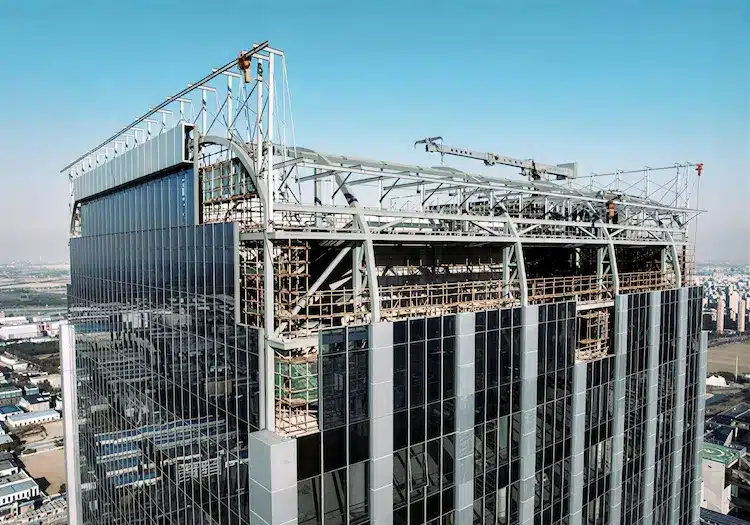 Rooftop Multi-Level Void Curtain Wall Design in Supertall Buildings ...