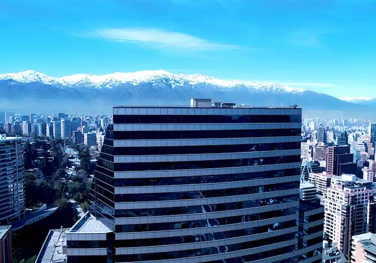 Rooftop Multi-Level Void Curtain Wall Design in Supertall Buildings ...